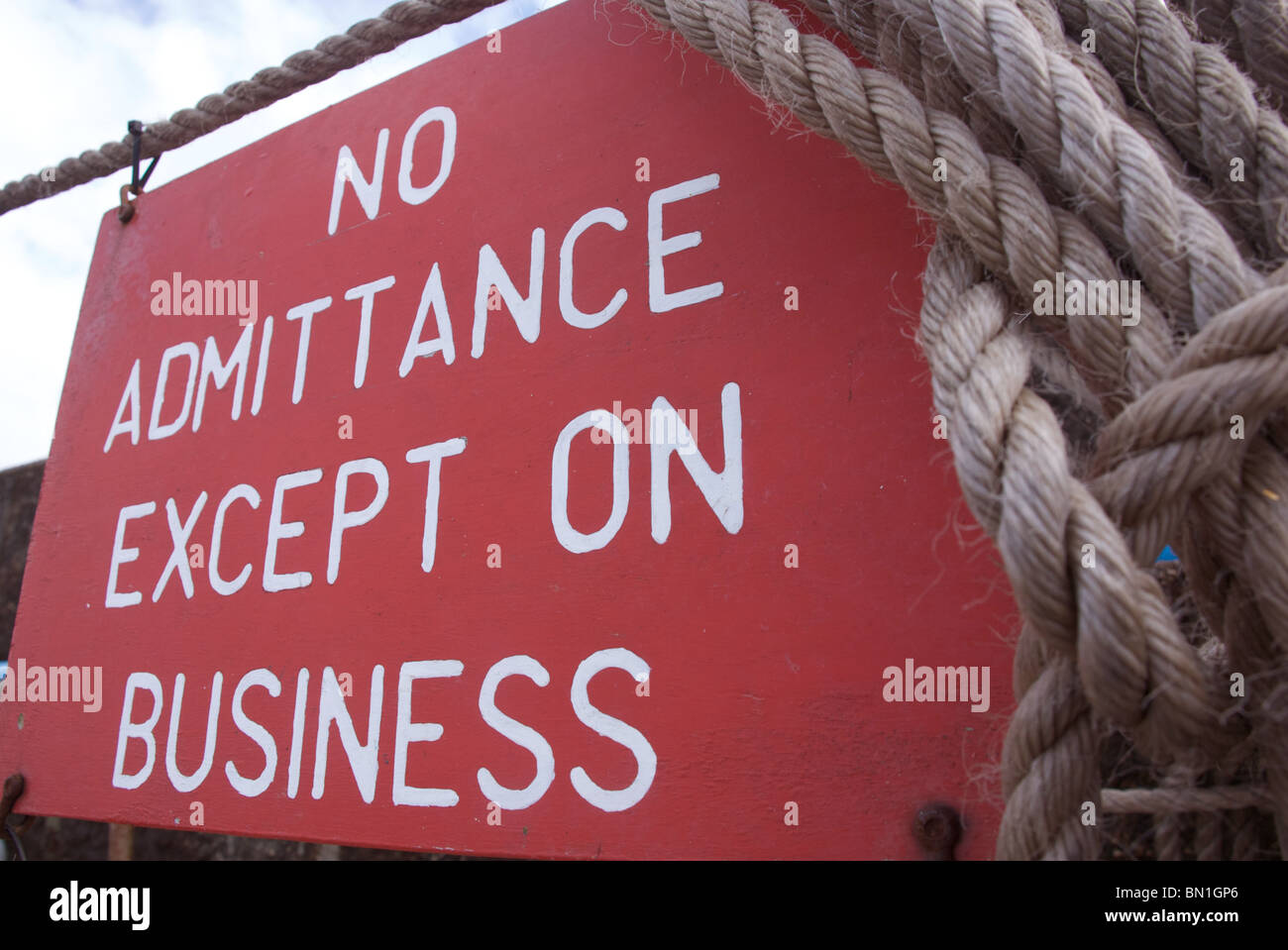 Working harbour sign hi-res stock photography and images - Alamy