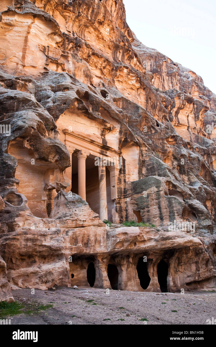 Little petra beida jordan tombs hi-res stock photography and images - Alamy