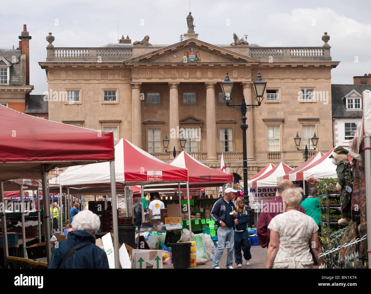 Newark trent shoppers shopping hi-res stock photography and images - Alamy