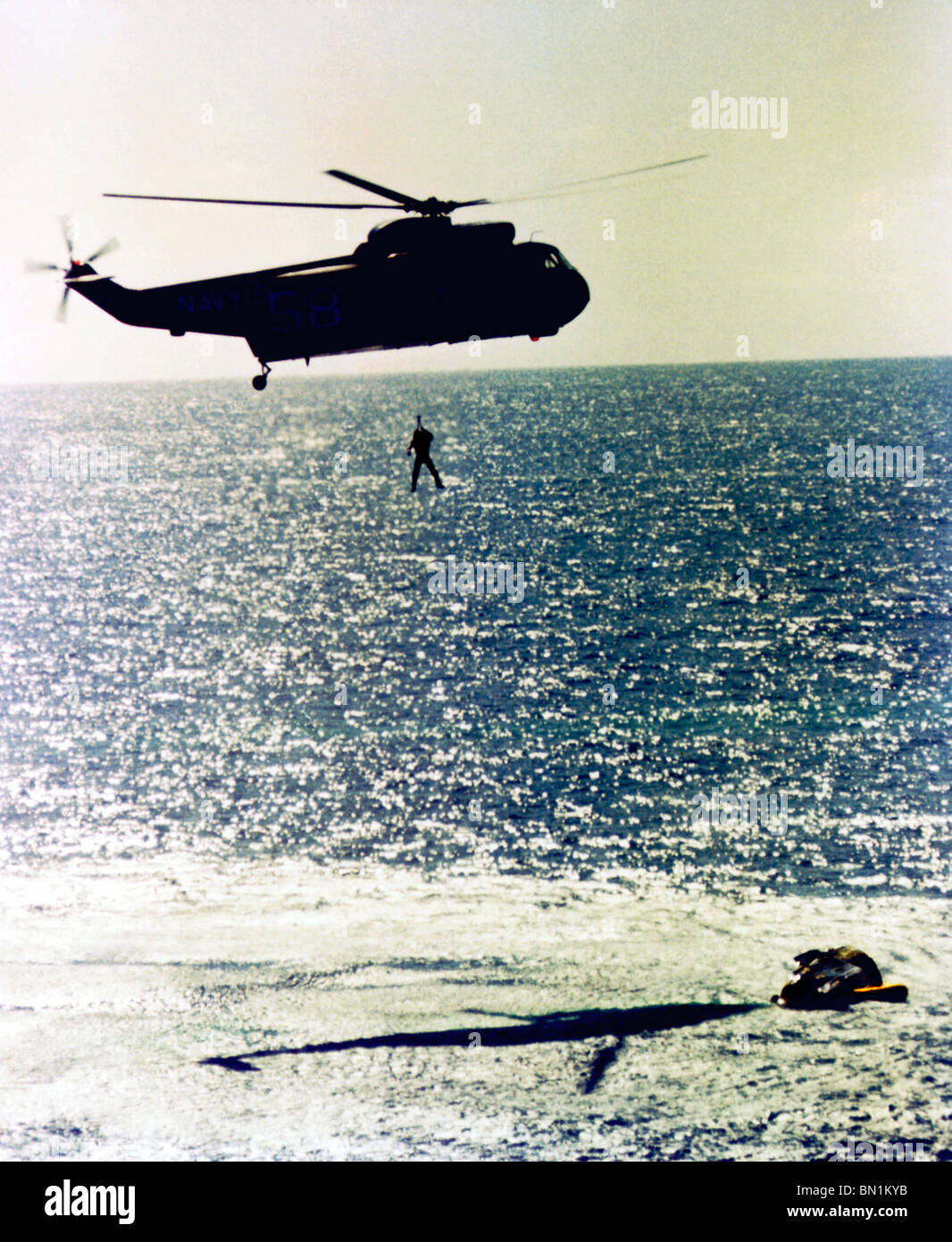 Splashdown hi-res stock photography and images - Alamy