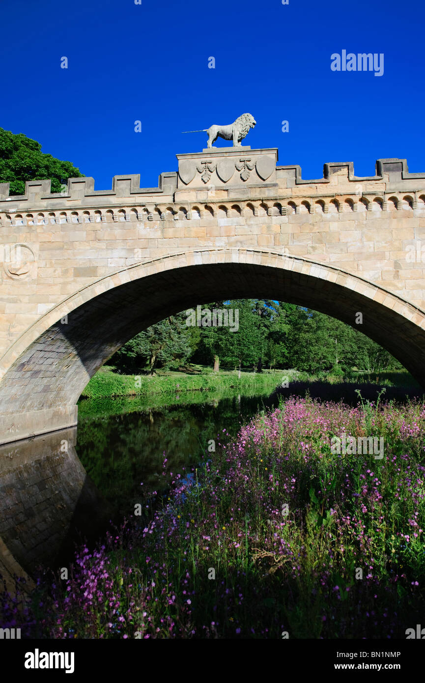 Alnwick Castle, The Lion Bridge, Robert Adam Stock Photo - Alamy