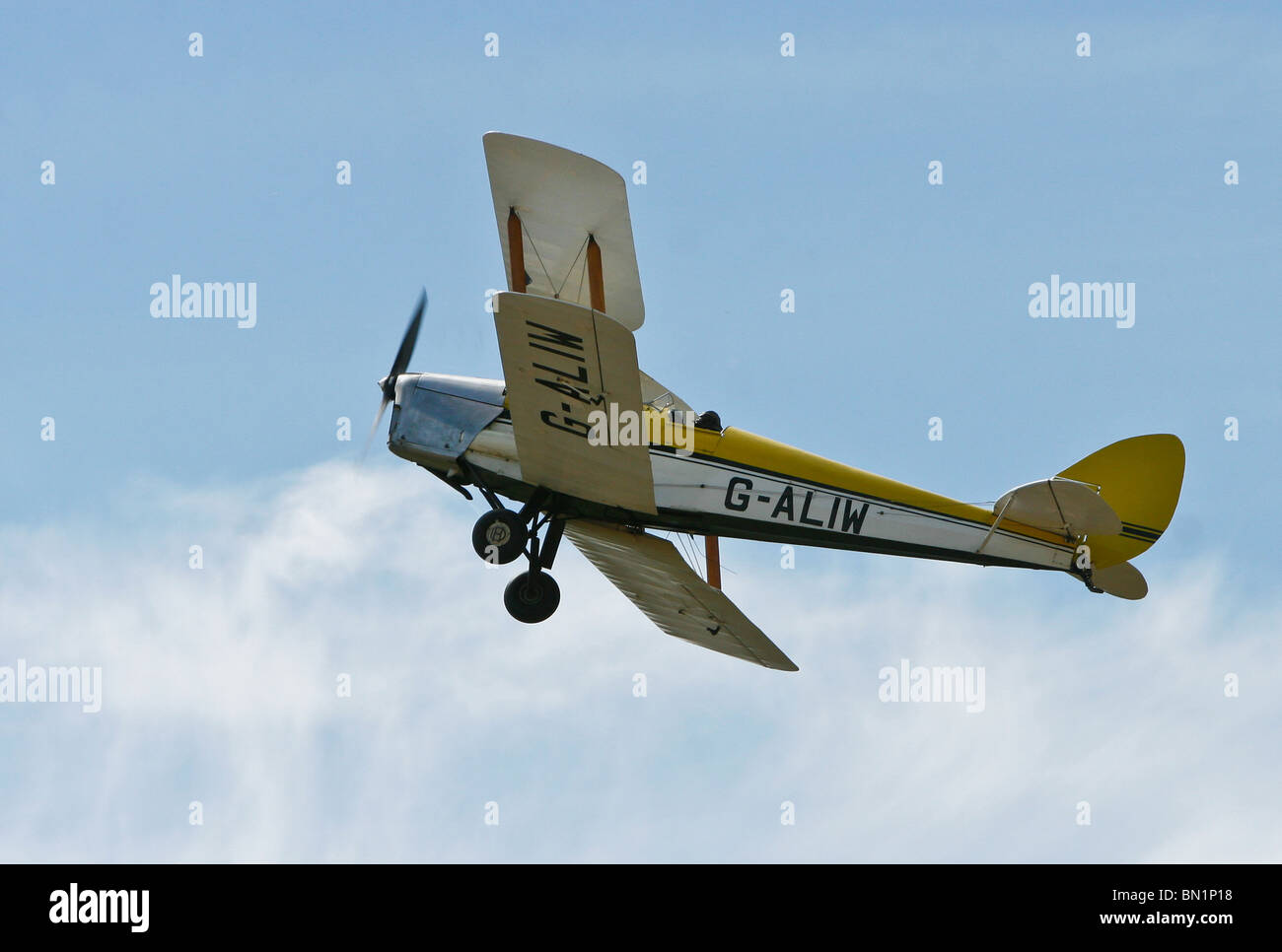 De havilland dh82a tiger moth aircraft hi-res stock photography and ...