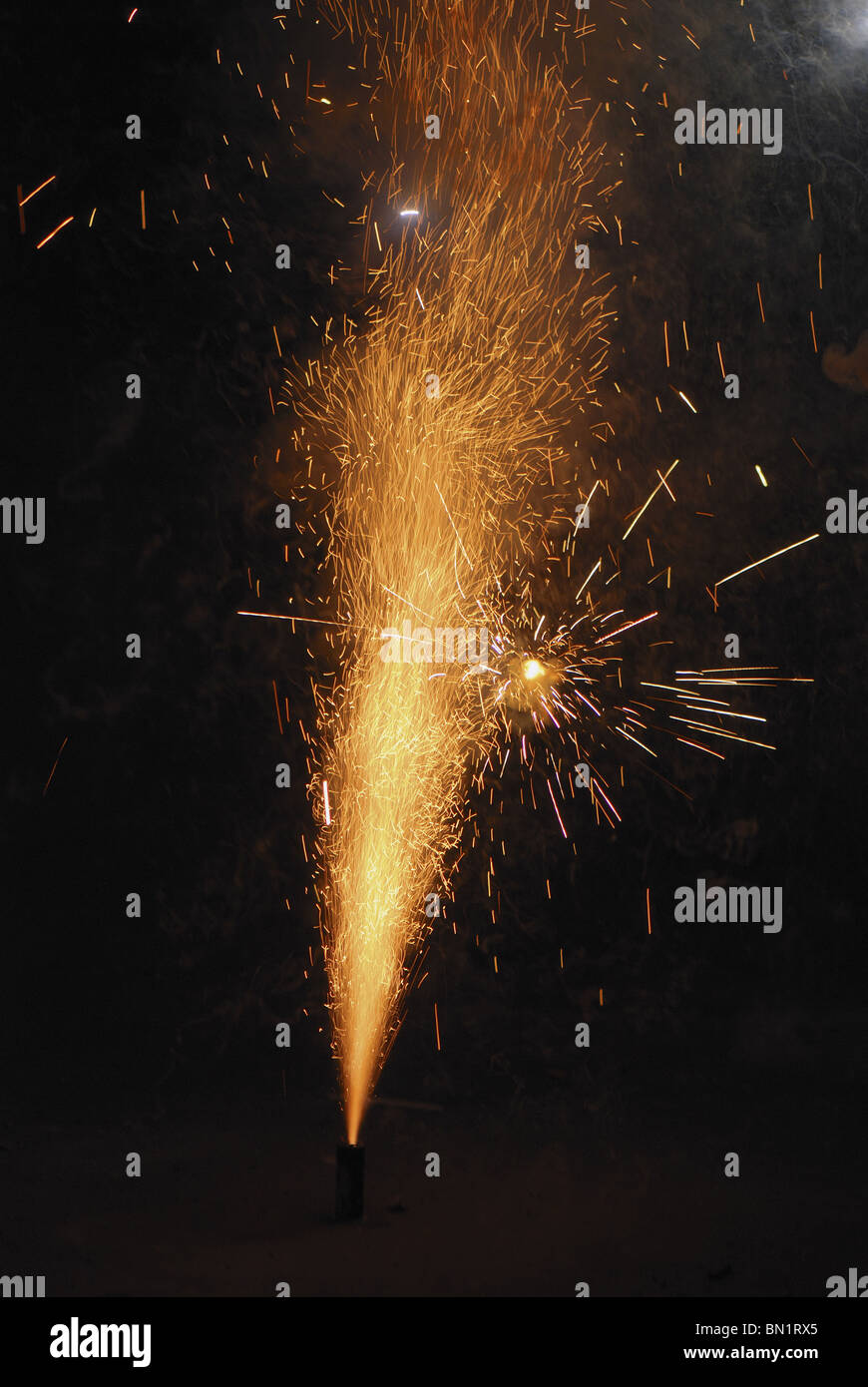 India fireworks and festivals hi-res stock photography and images - Alamy