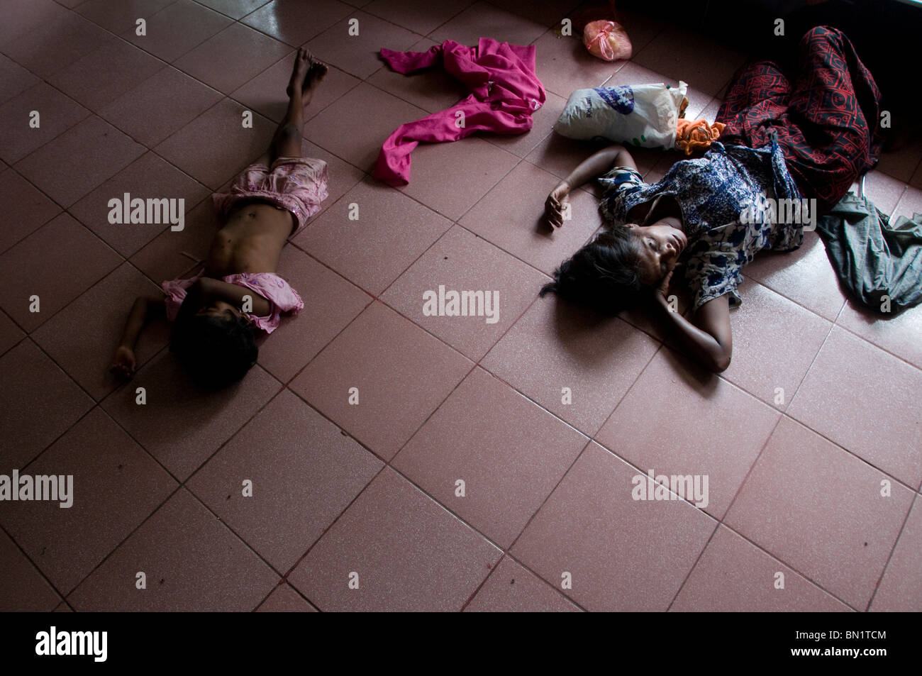 Burma myanmar homeless poverty High Resolution Stock Photography and ...