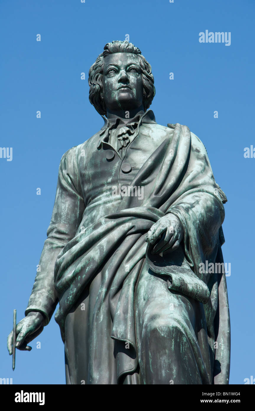 Close up bronze statue mozart hi-res stock photography and images - Alamy