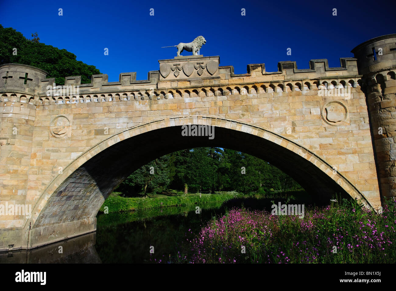 Alnwick Castle, The Lion Bridge, Robert Adam Stock Photo - Alamy