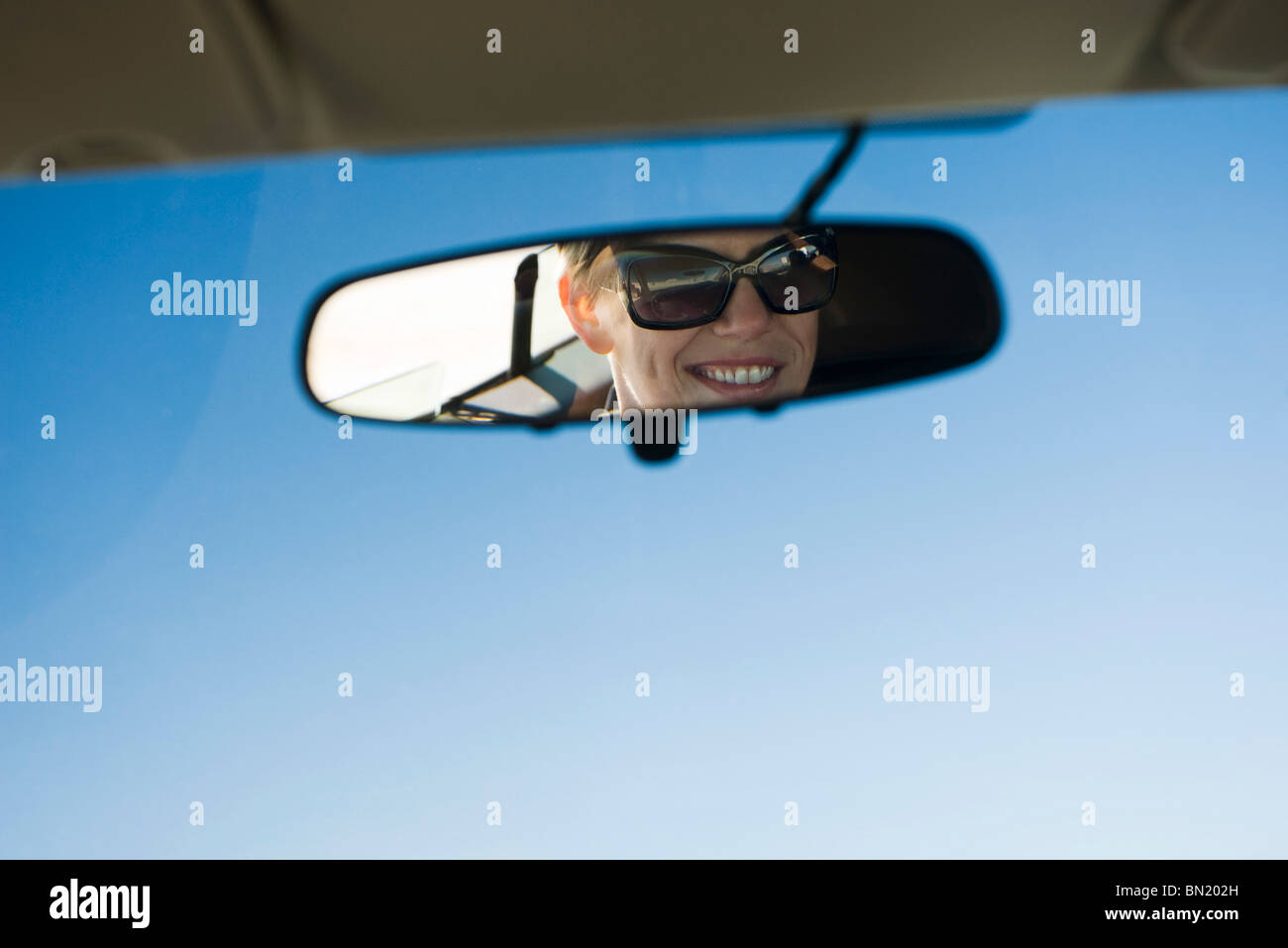 Womans mirror image hi-res stock photography and images - Alamy