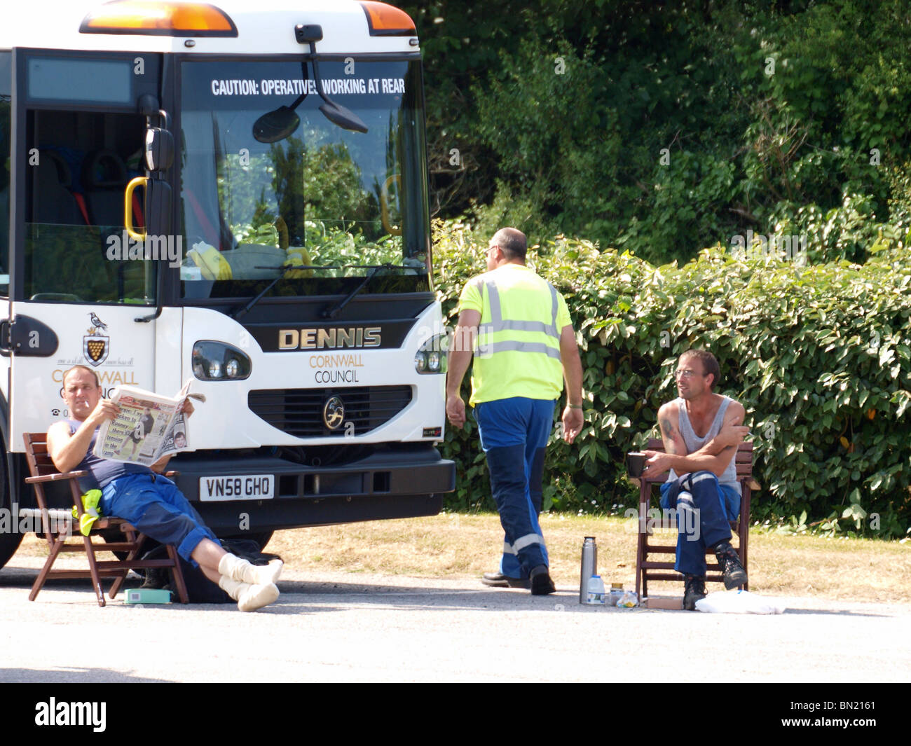 Dustbin man uk hi-res stock photography and images - Alamy