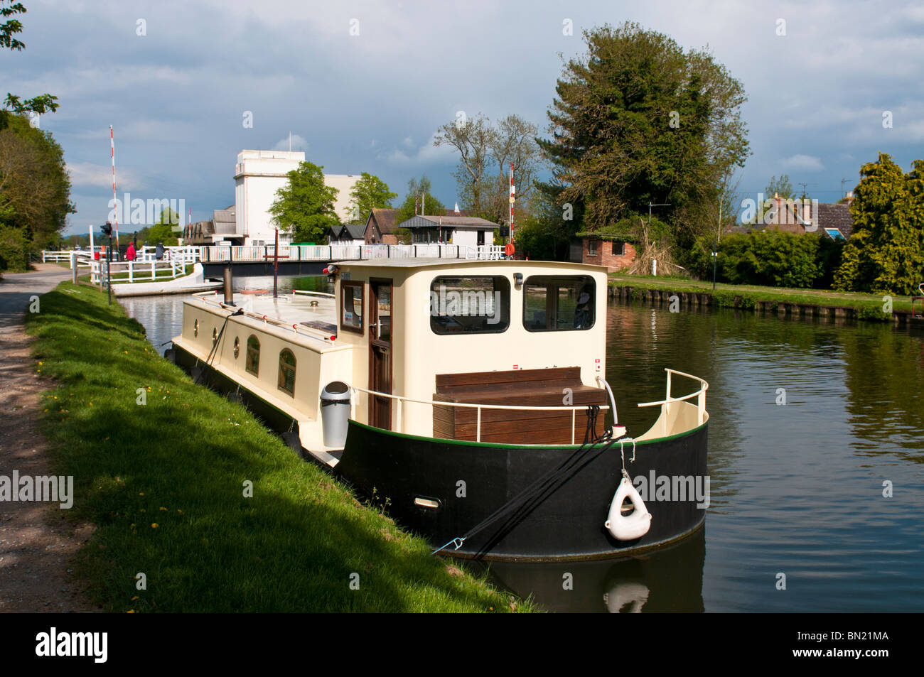 Sharpness Canal and Canal Boat, Frampton on Severn, Cotswolds ...