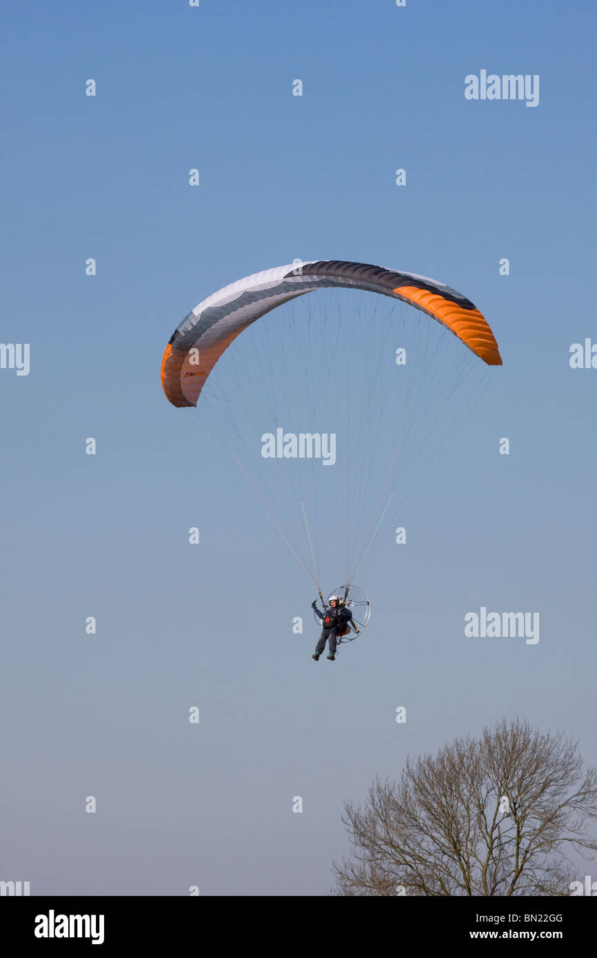 Powered Para-wing landing at Breighton Airfield Stock Photo - Alamy