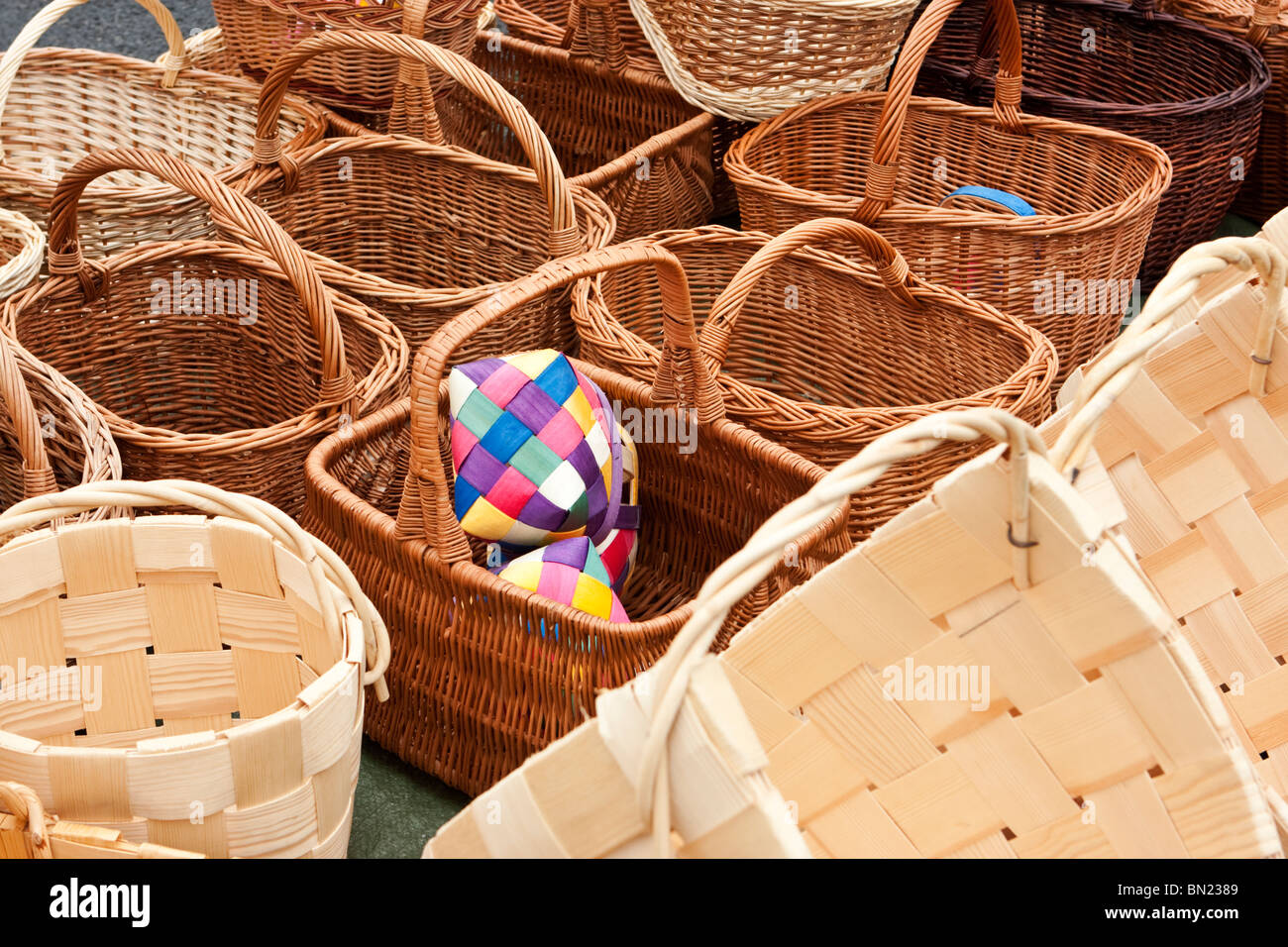 Baskets at market stall Stock Photo - Alamy