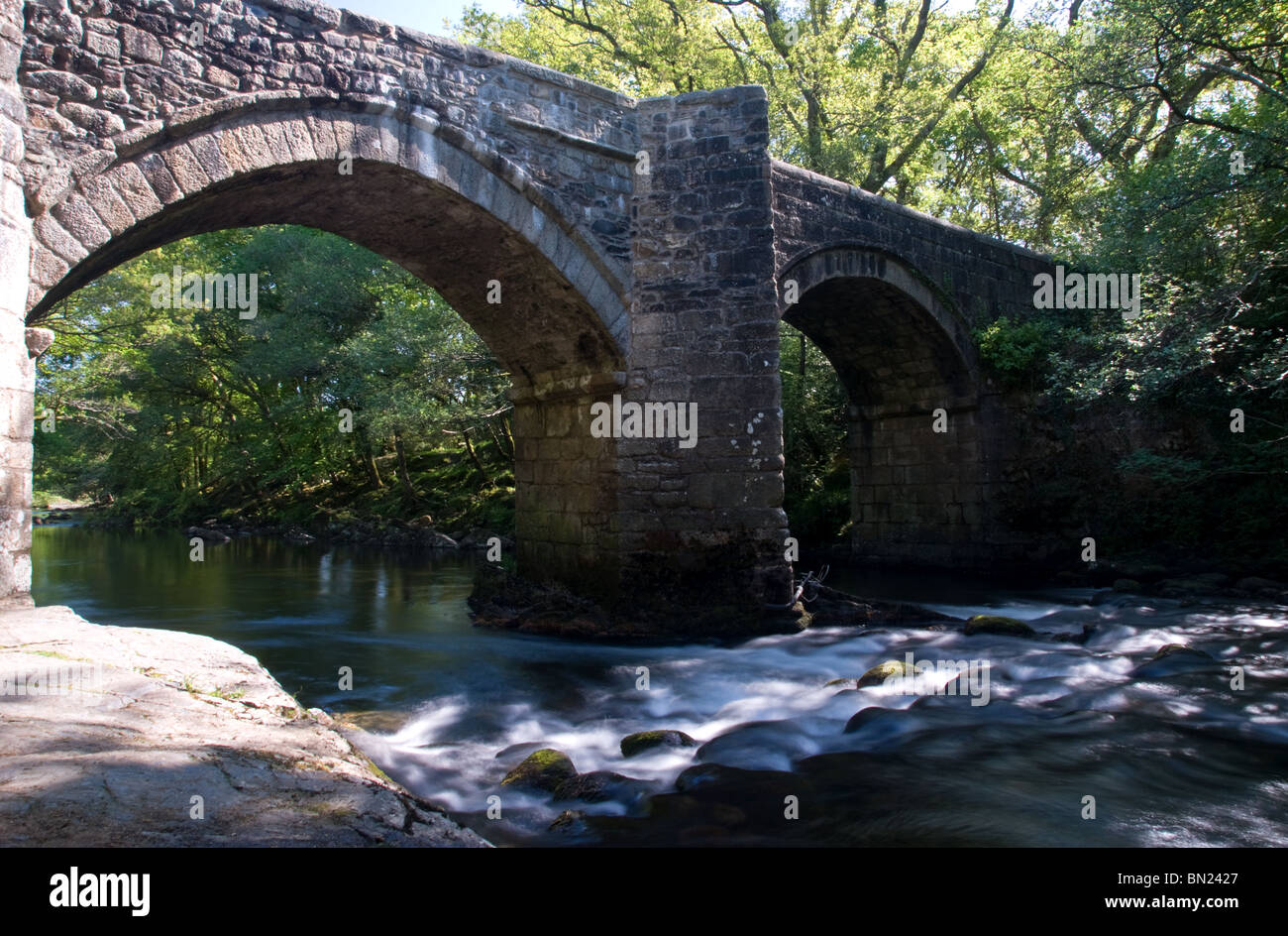 Old stone arched bridge hi-res stock photography and images - Alamy