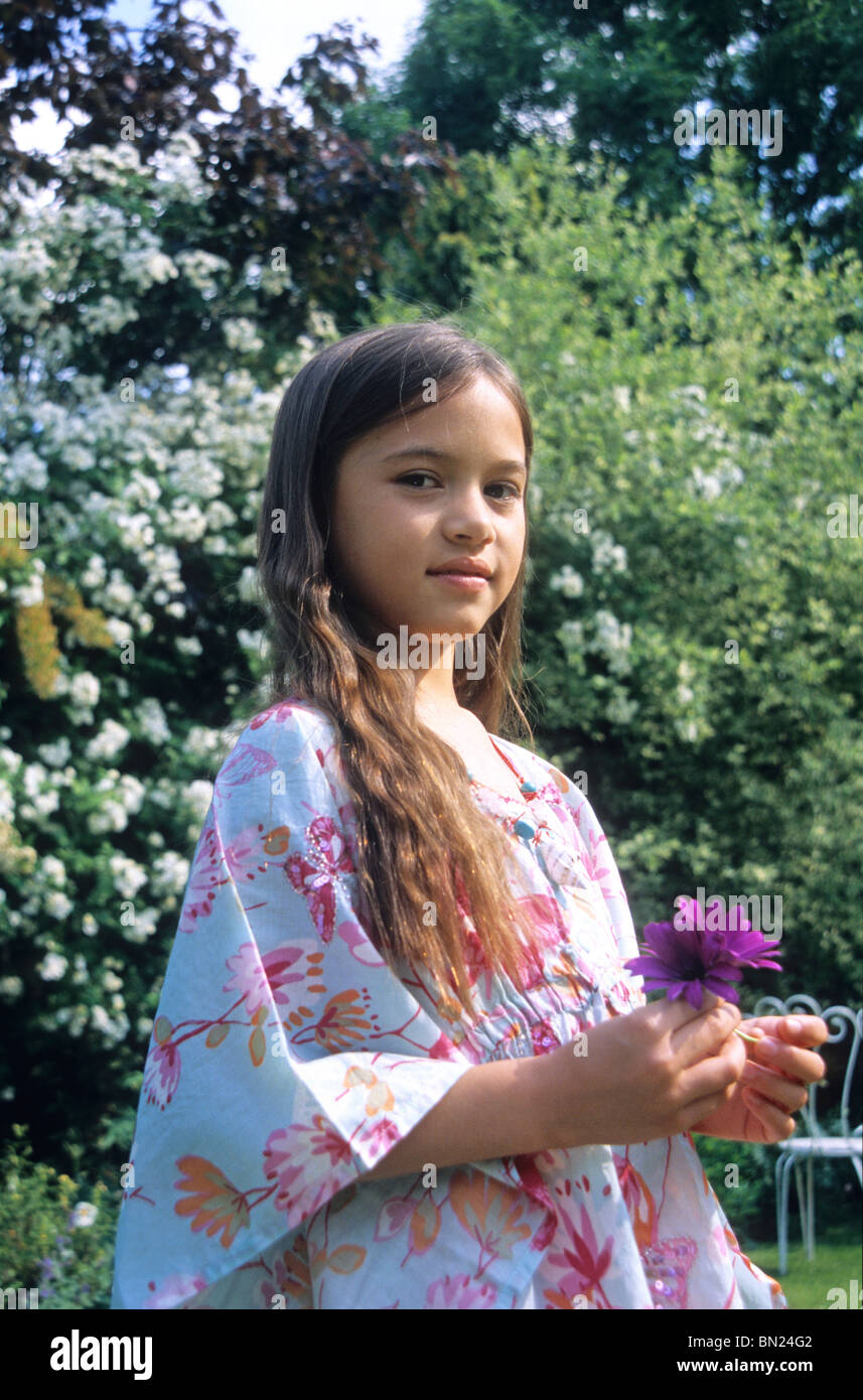 Girl garden dulwich hi-res stock photography and images - Alamy