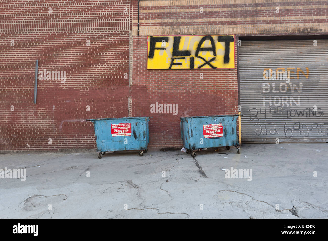 Pavement closed sign hi-res stock photography and images - Alamy