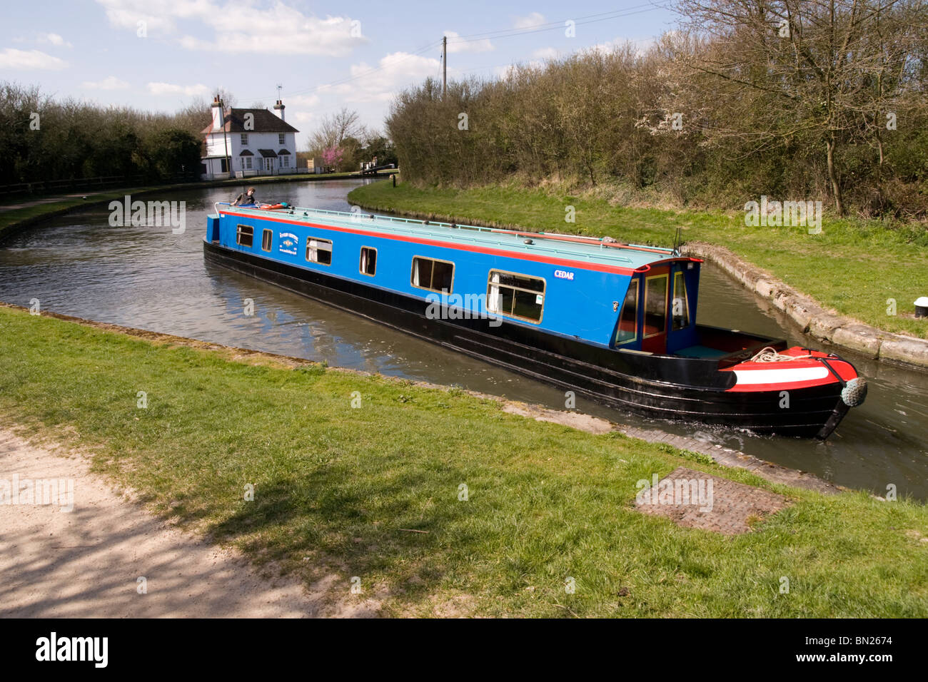 Narrowboat on Grand Union Canal at Tring Hertfordshire Stock Photo - Alamy
