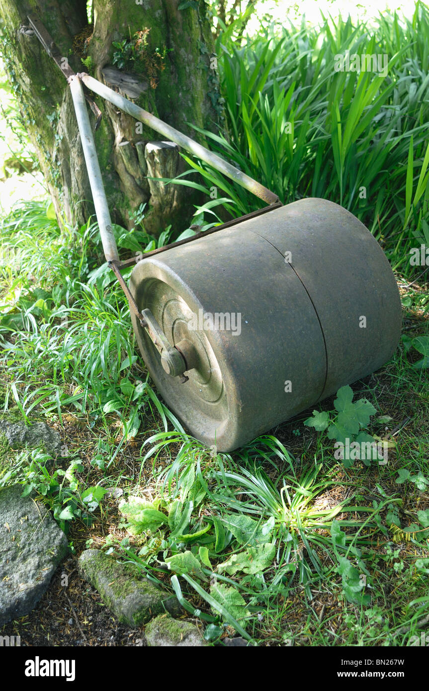 Old lawn roller hi-res stock photography and images - Alamy