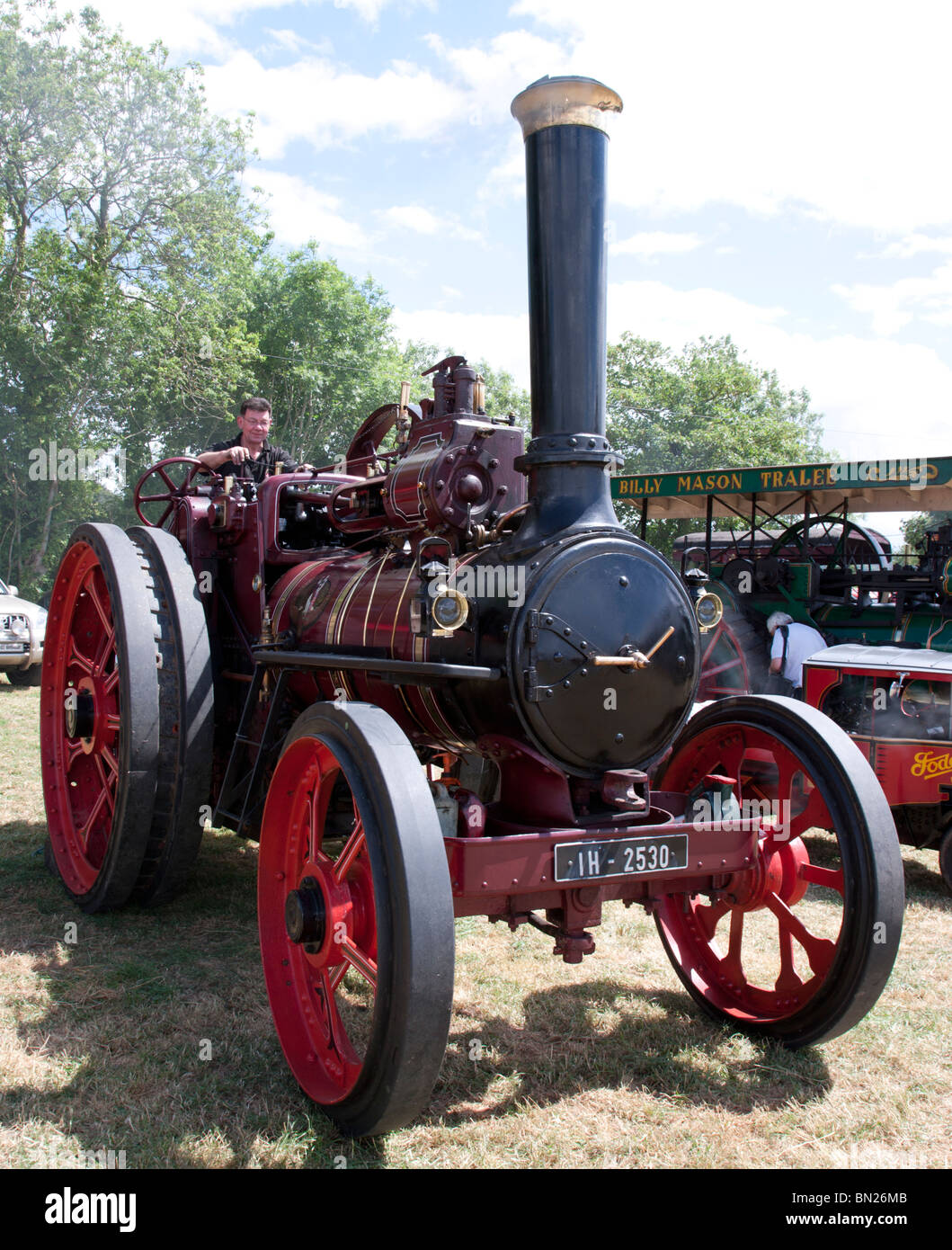 Tractors ireland hi-res stock photography and images - Alamy