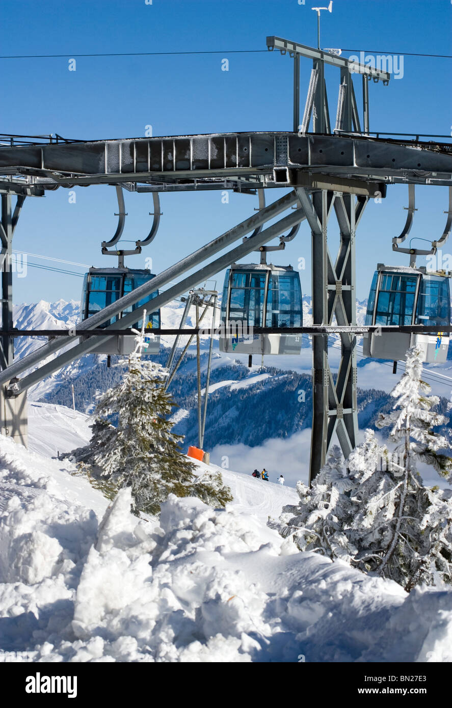 Cable cars going from beatenberg to the Niederhorn in Swiss Alps ski ...