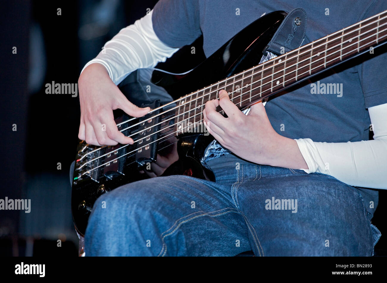 bass guitar player Stock Photo - Alamy