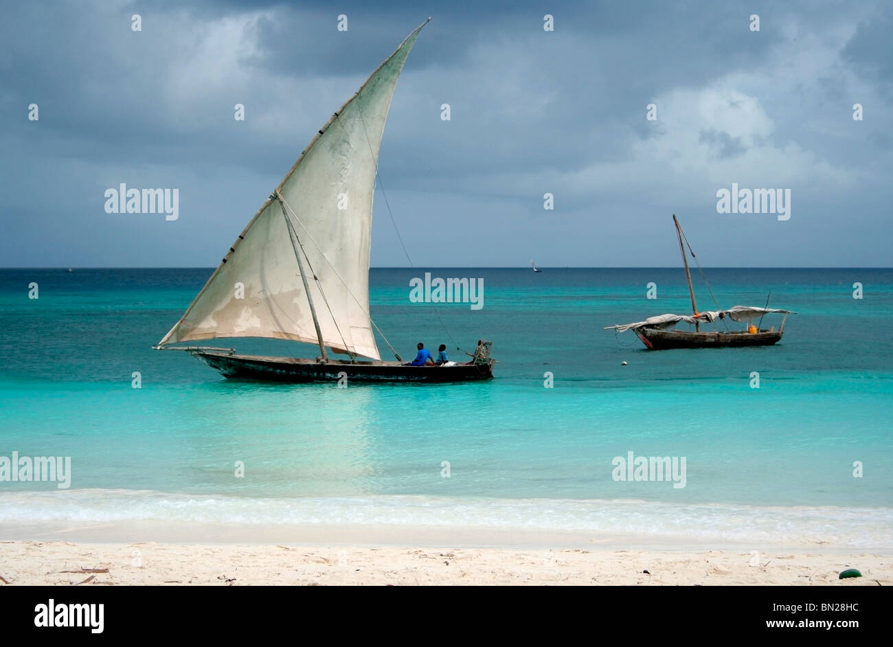Dhow boat hi-res stock photography and images - Alamy