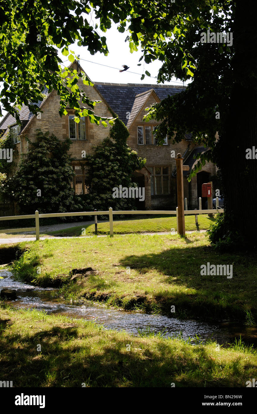 Swinbrook house hi-res stock photography and images - Alamy