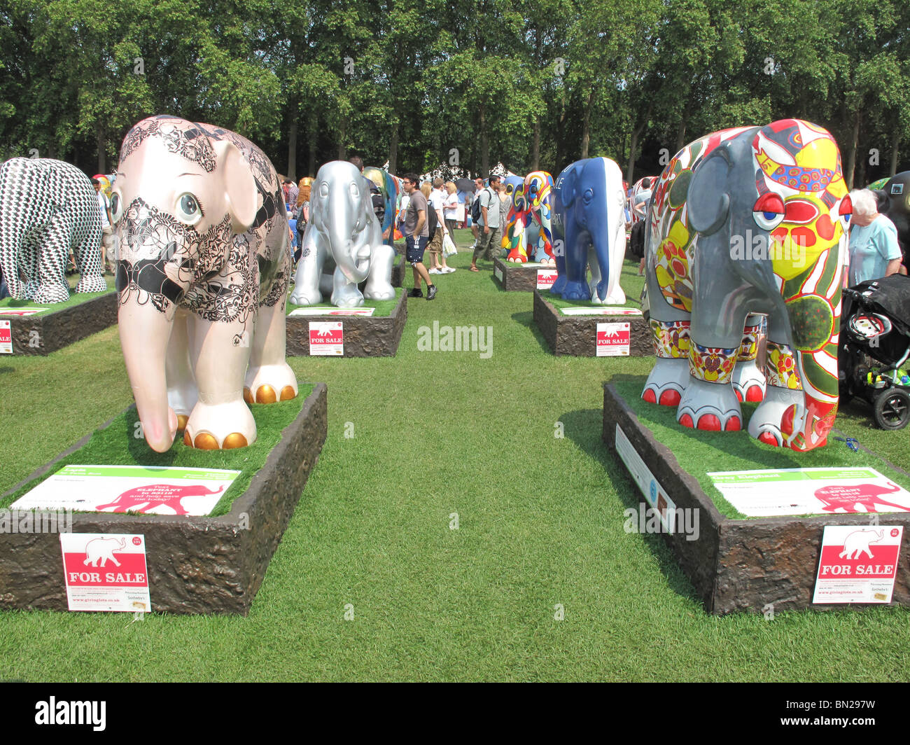 Elephant parade royal hospital hi-res stock photography and images - Alamy