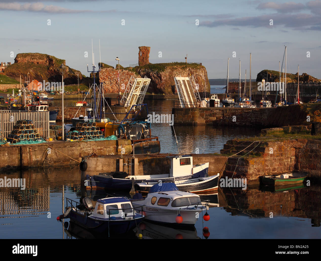 Dunbar bridge hi-res stock photography and images - Alamy
