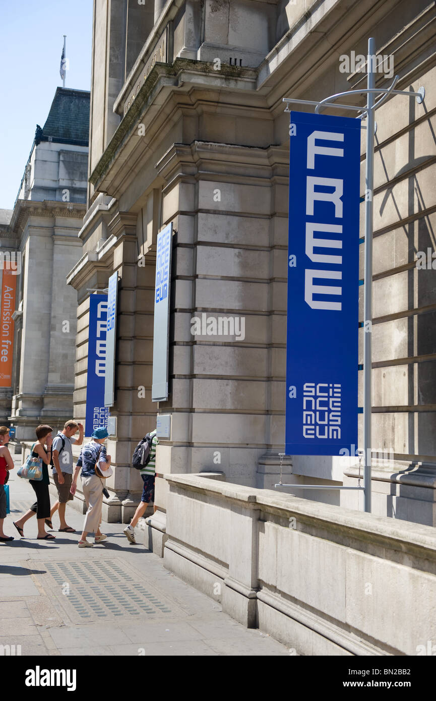 London Museum Entry Sign High Resolution Stock Photography and Images ...