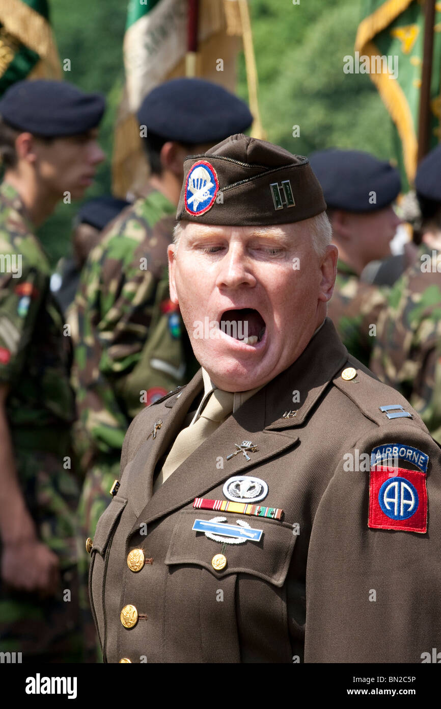 Soldier shouting hi-res stock photography and images - Alamy