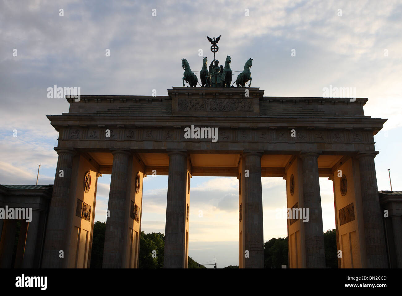 Brandenburger Tor. The famous gate went from symbol of division to ...