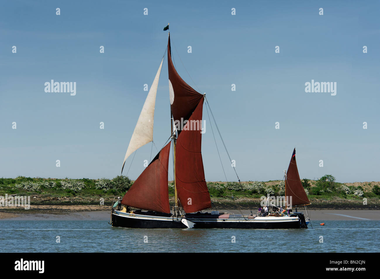 Sailing barge thames estuary hi-res stock photography and images - Alamy