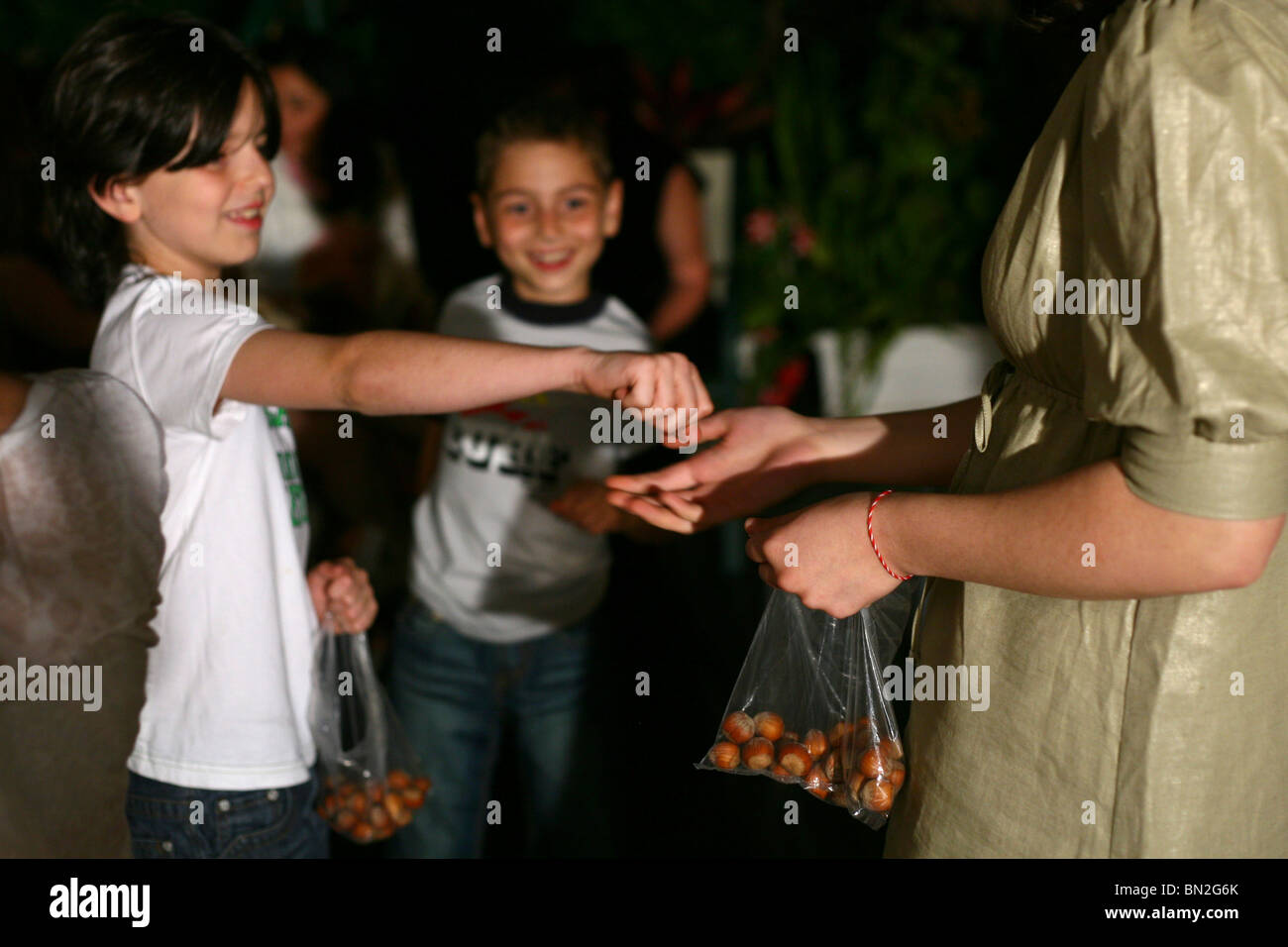 An israeli family attending a "Seder", the traditional passover dinner ...