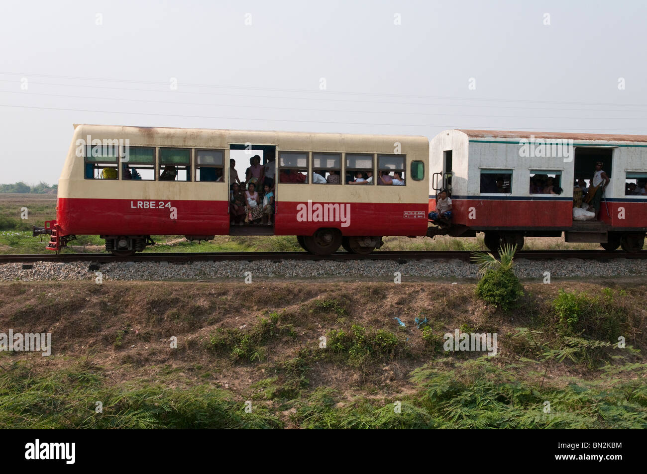 Myanmar train hi-res stock photography and images - Alamy