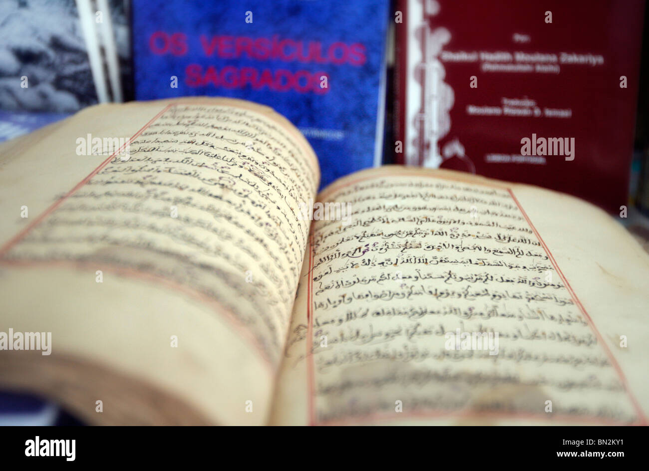 Arabic books hi-res stock photography and images - Alamy