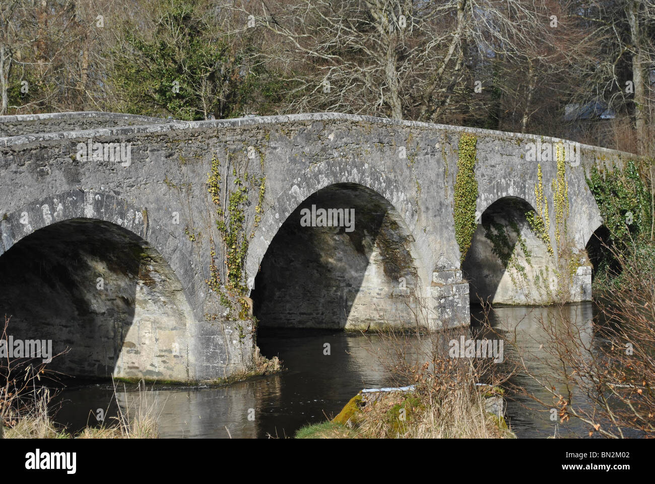 Roadway edges hi-res stock photography and images - Alamy
