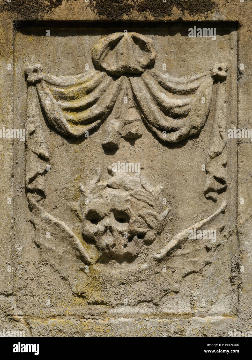 Skull carving hi-res stock photography and images - Alamy