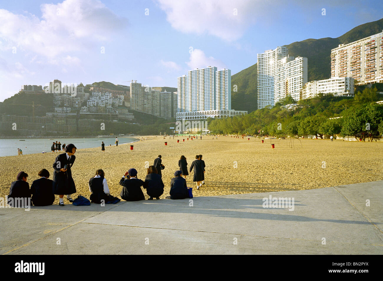 Chinese schoolgirls hi-res stock photography and images - Alamy