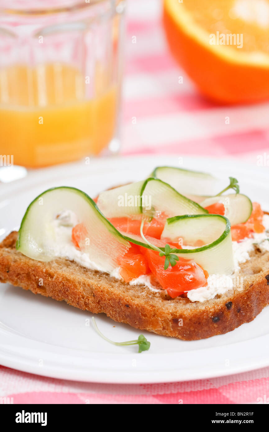 Toast fish hi-res stock photography and images - Alamy