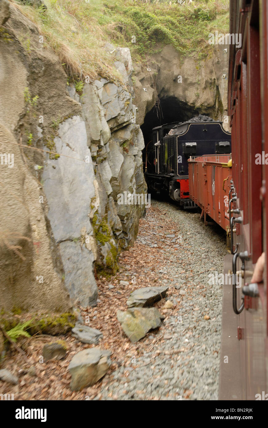 Aberglaslyn pass railway hi-res stock photography and images - Alamy