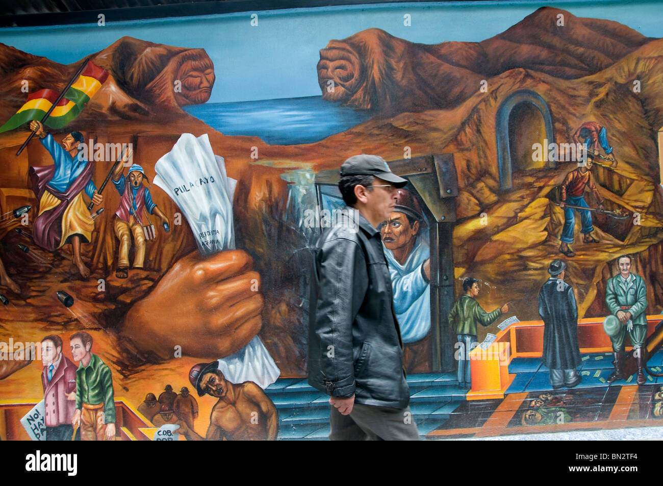 La Paz mural showing the history of Bolivia Stock Photo - Alamy