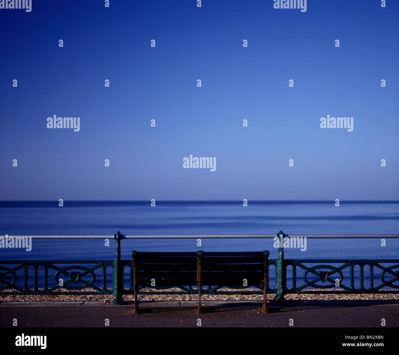 Seafront metal bench hi-res stock photography and images - Alamy