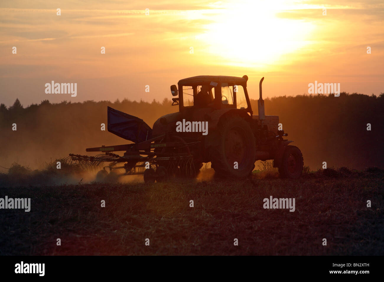 Rotary hay hi-res stock photography and images - Alamy
