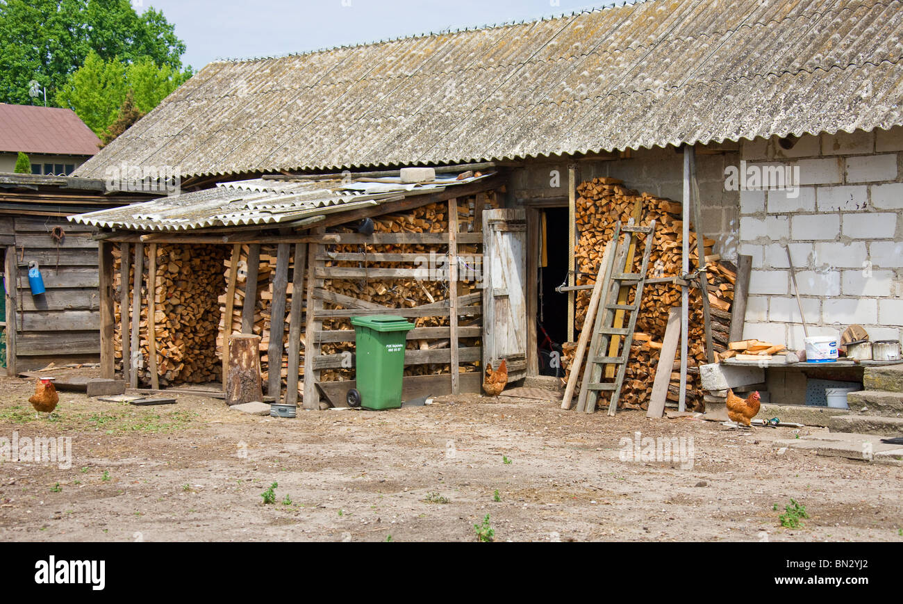 Farm building log stacks hi-res stock photography and images - Alamy
