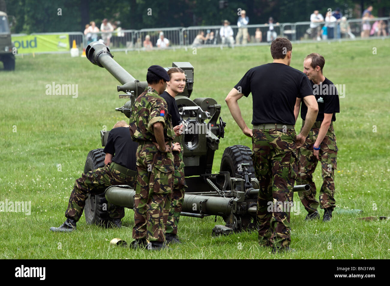 Royal Artillery field gunners display team Stock Photo - Alamy