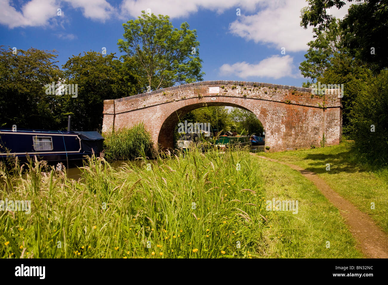 Worcester and Birmingham canal Stock Photo - Alamy