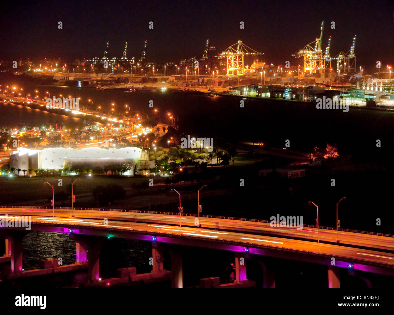 Overlooking Mac Arthur Causeway and the Port of Miami, the Cruise ...