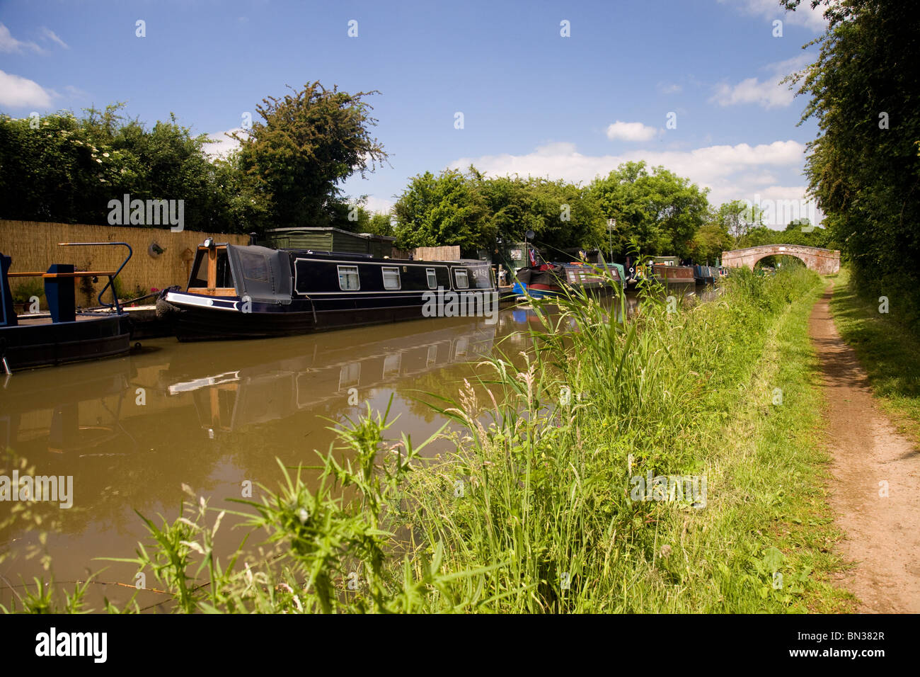 Worcester and Birmingham canal Stock Photo - Alamy