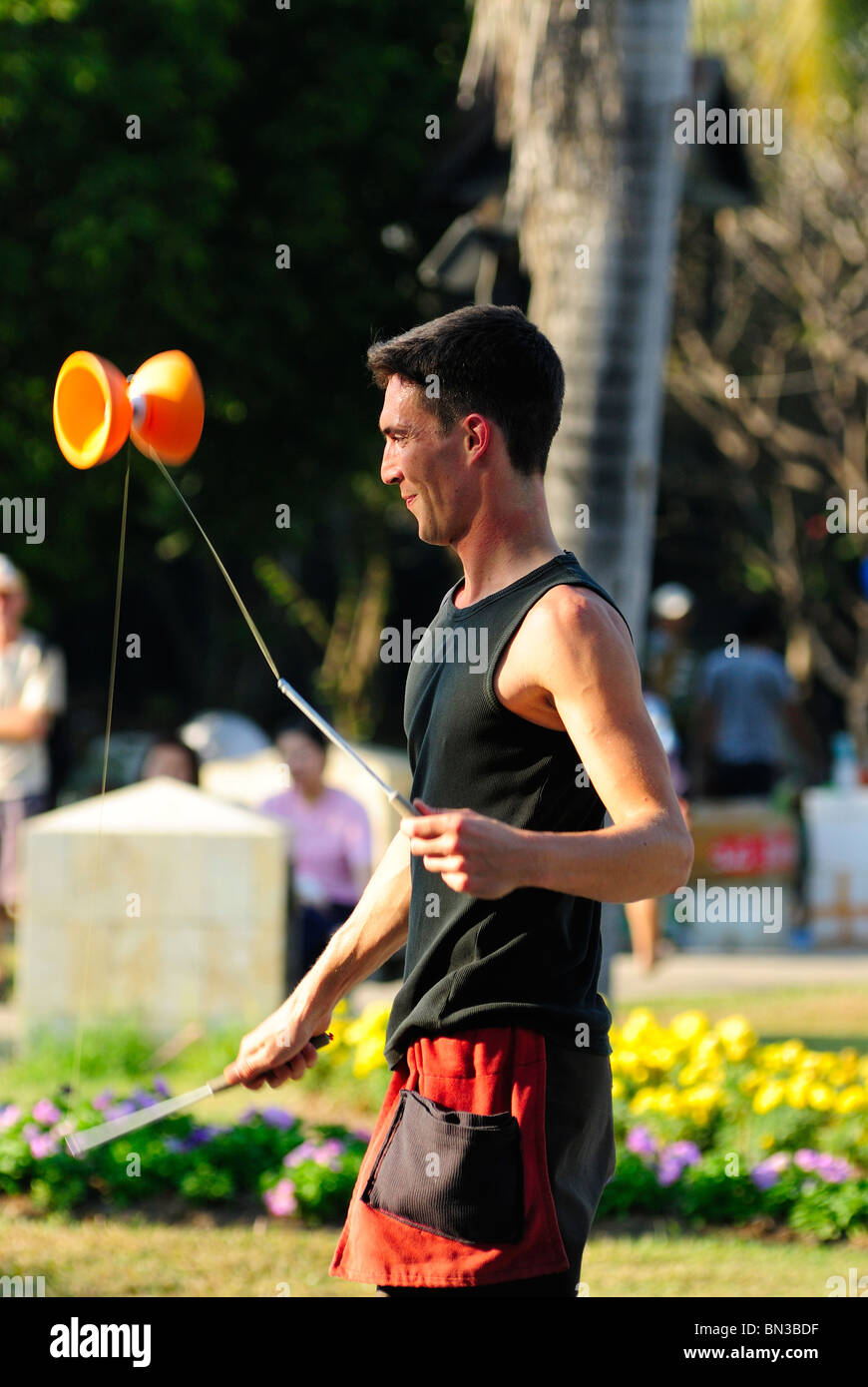 Juggler man hi-res stock photography and images - Alamy