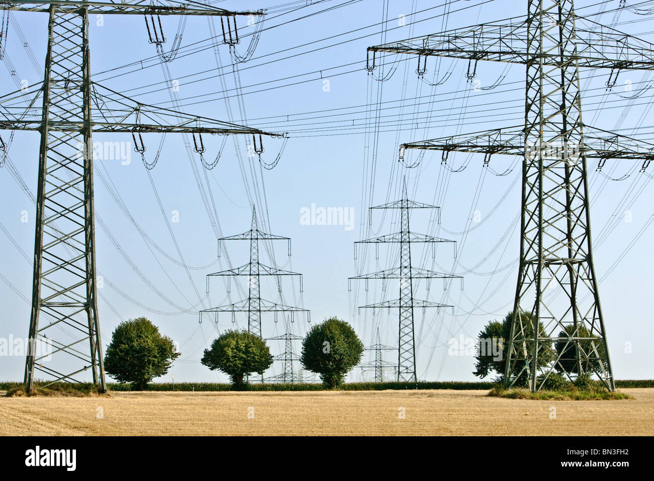 Overhead line tower, Essen, North Rhine-Westphalia, Germany Stock Photo ...