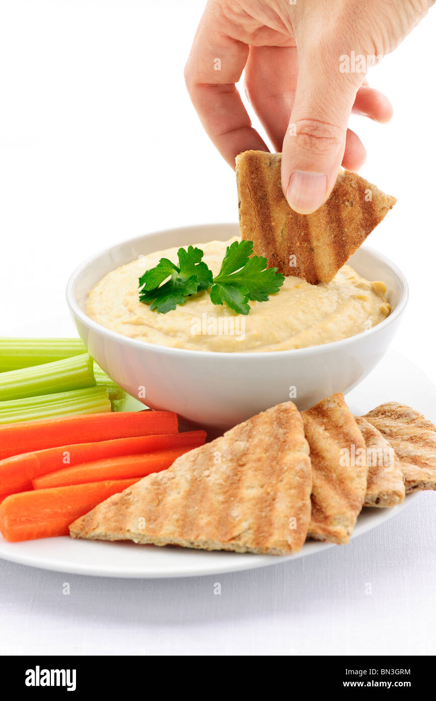 Hummus and pita bread hi-res stock photography and images - Alamy